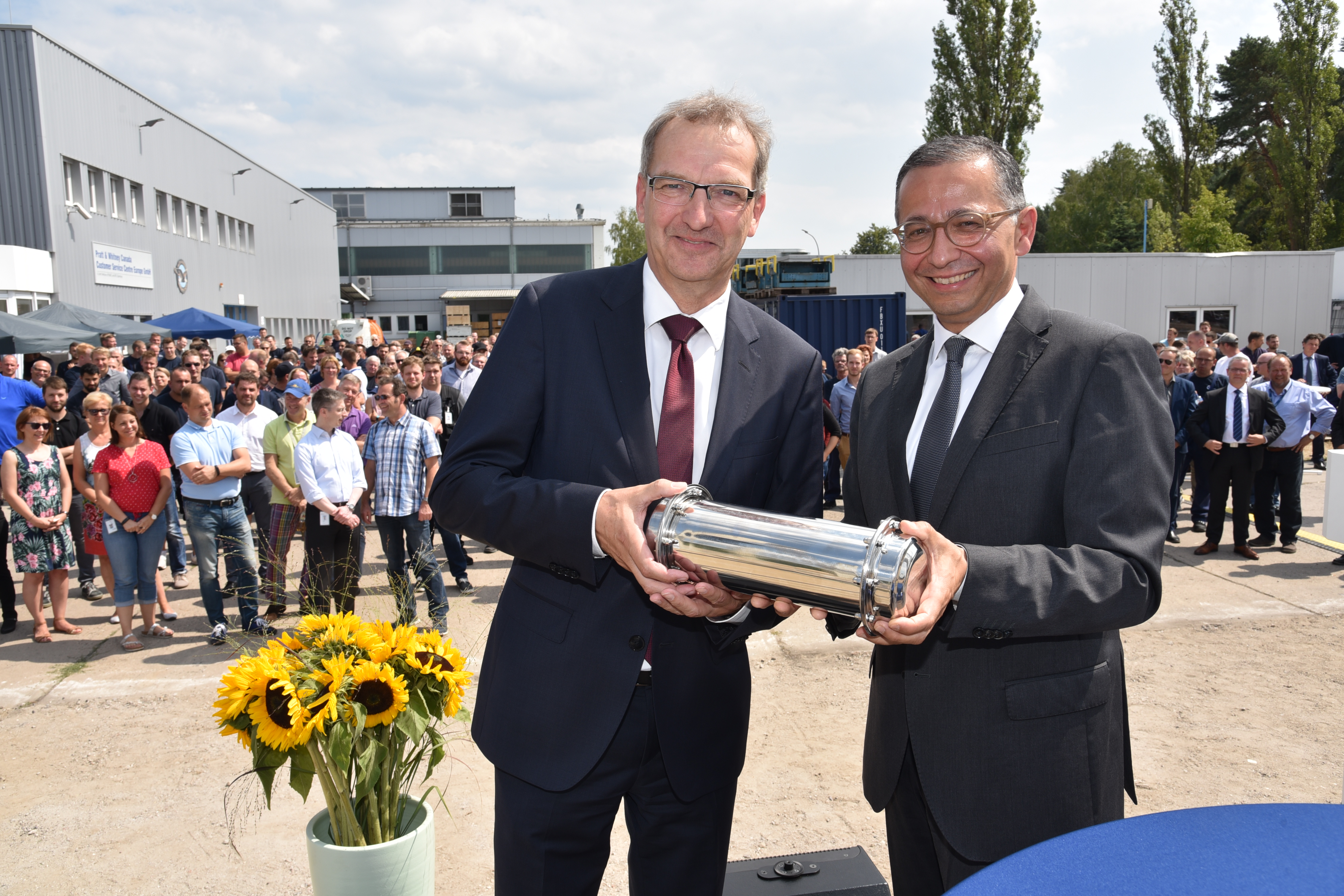 MTU Maintenance Berlin-Brandenburg legt Fundament für neues Logistikzentrum - MTU Aero Engines