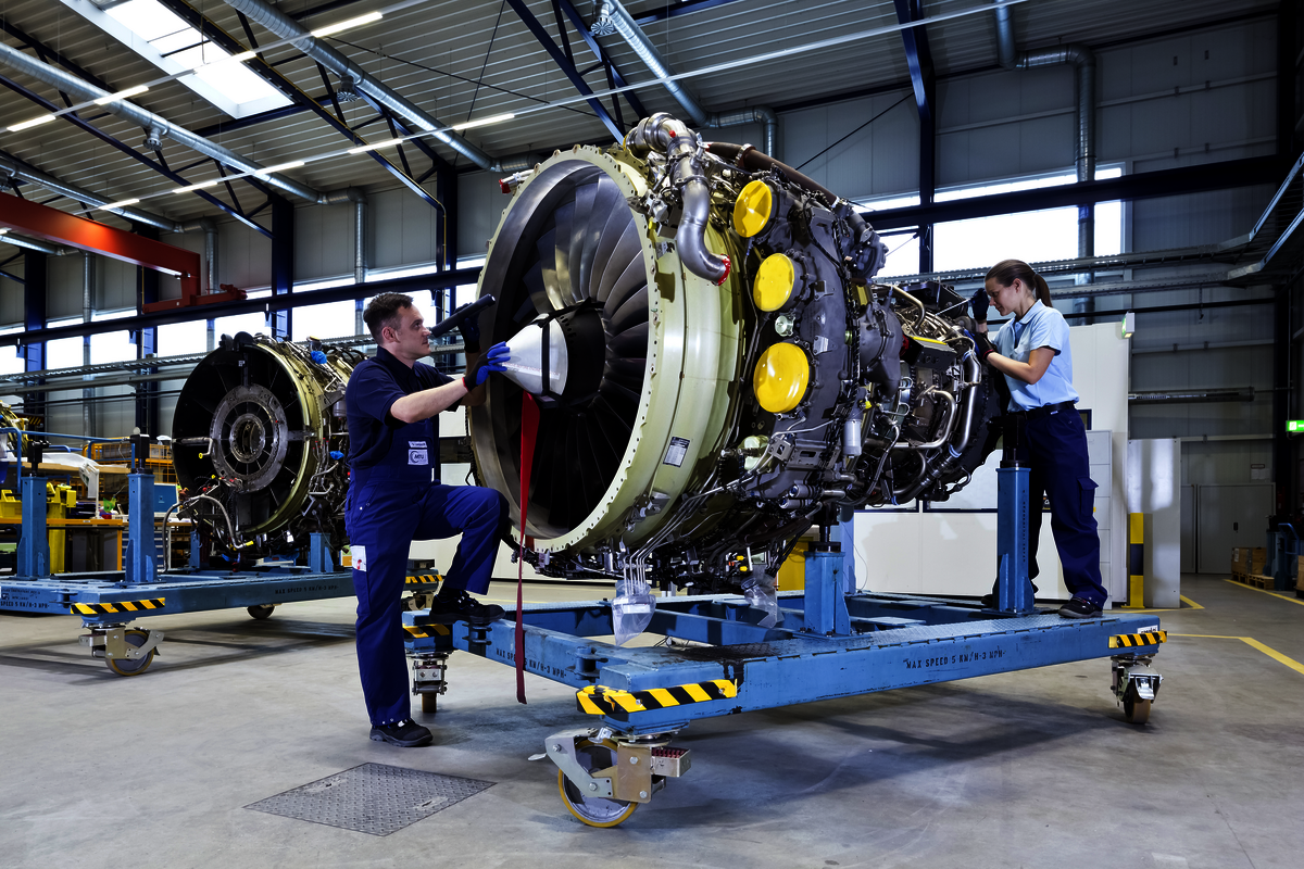 MTU Maintenance und GE Aerospace feiern 20 Jahre CF34-Partnerschaft in ...