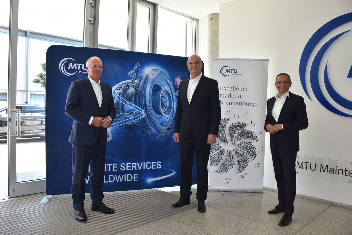 Brandenburgs Ministerpräsident Dietmar Woidke besucht MTU Maintenance Berlin-Brandenburg - MTU ...
